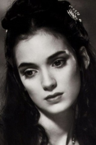 Winona Ryder Height Weight Bra Size
